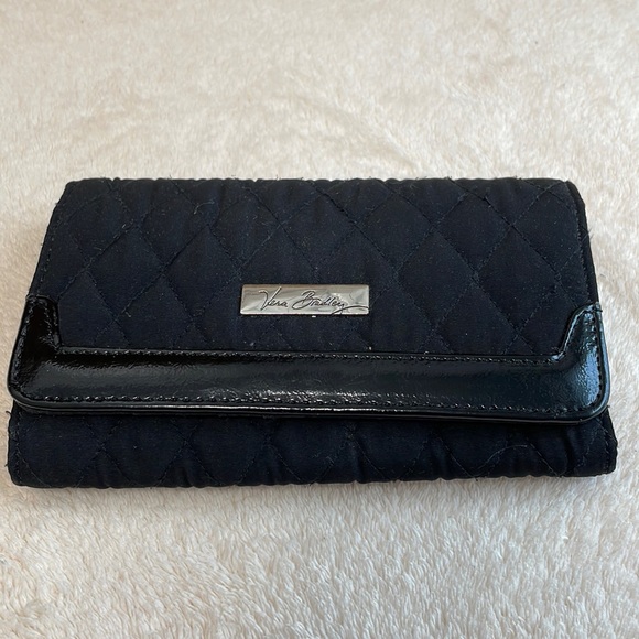 Vera Bradley | Bags | Vera Bradley Black Quilted Microfiber Trifold ...
